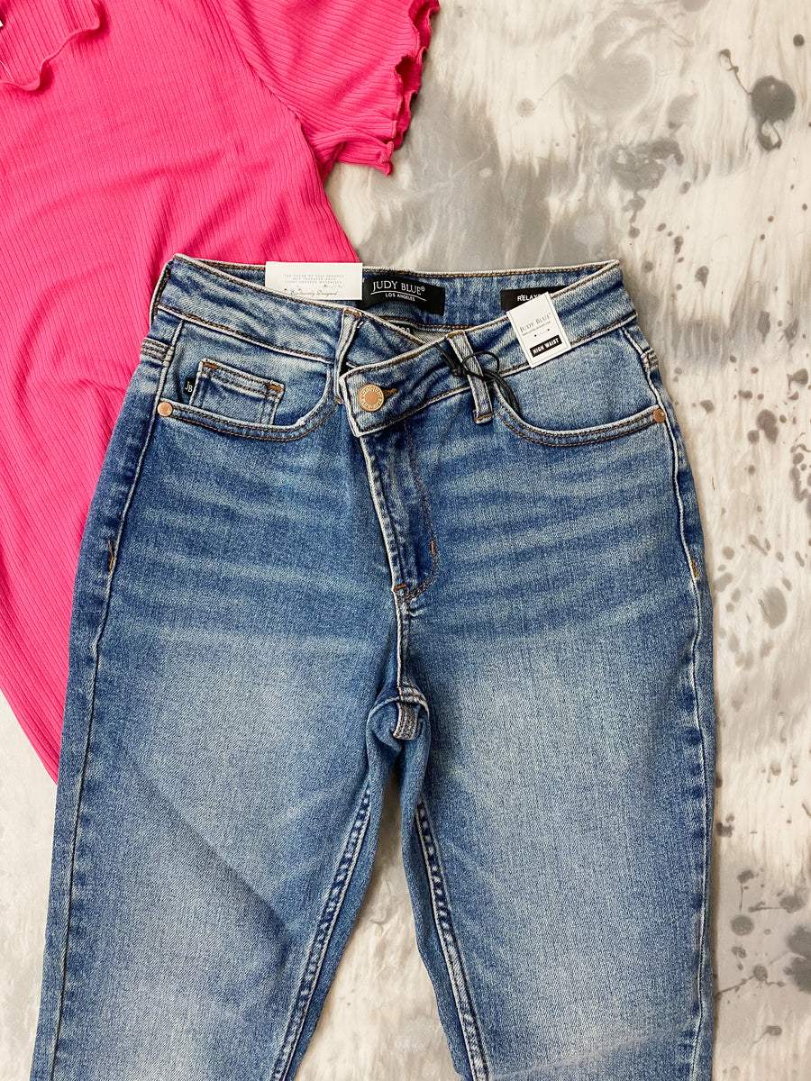 Judy Blue Crossover Cora – GiGi's Emporium